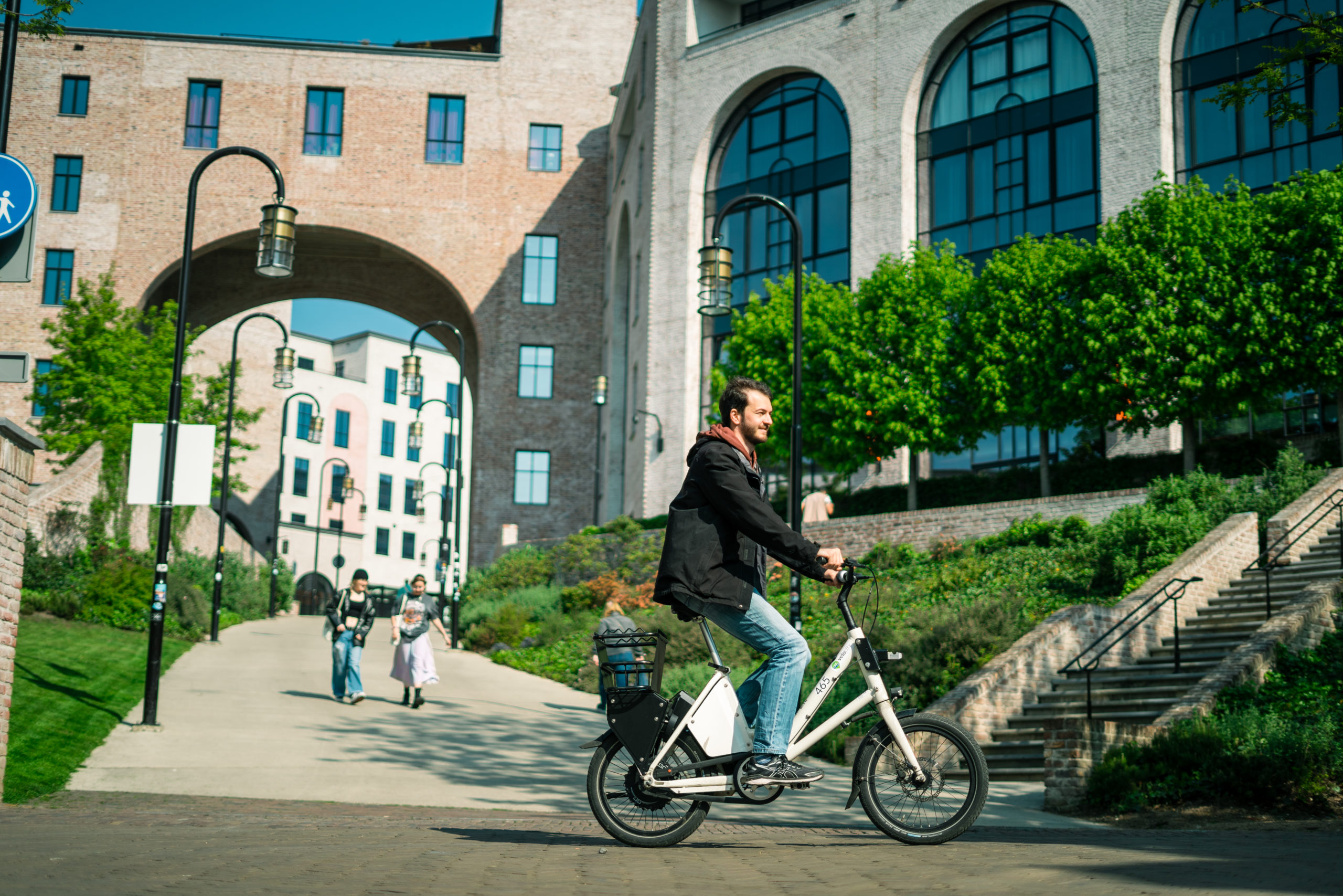 Register | Rent | Arrive | Velocity Limburg